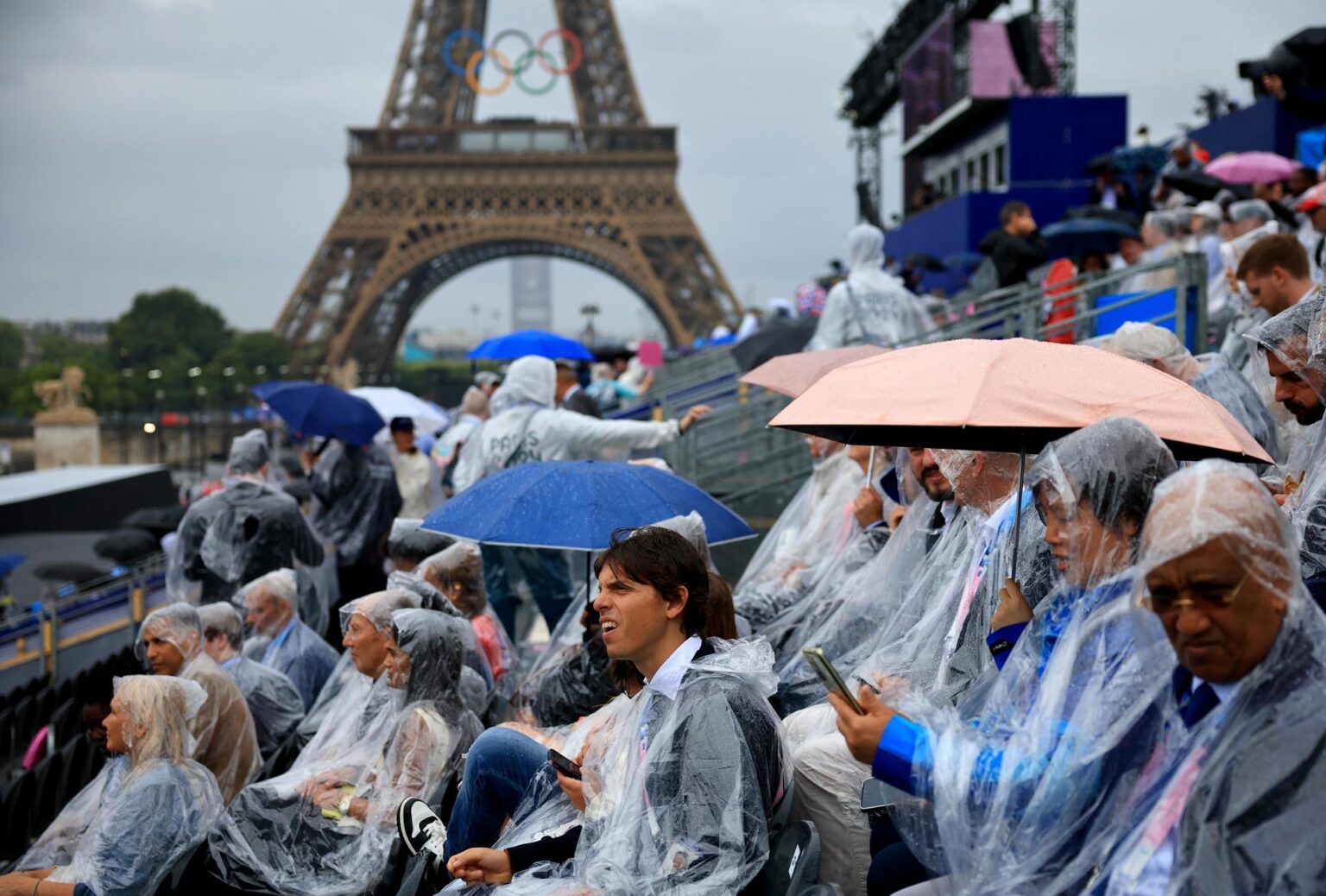 París 2024: Los 'minions' hacen su aparición en la inauguración