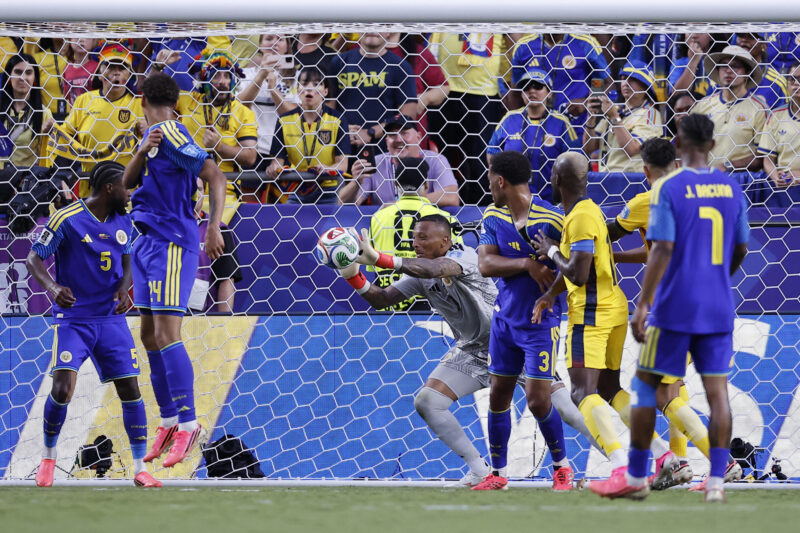 Eloy Room: El héroe de Curazao impone record en mundiales. - UNANIMO ...